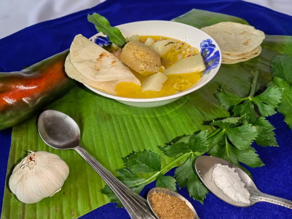 Guacho de gallina criolla con tortillas de maíz | Sistema de ...