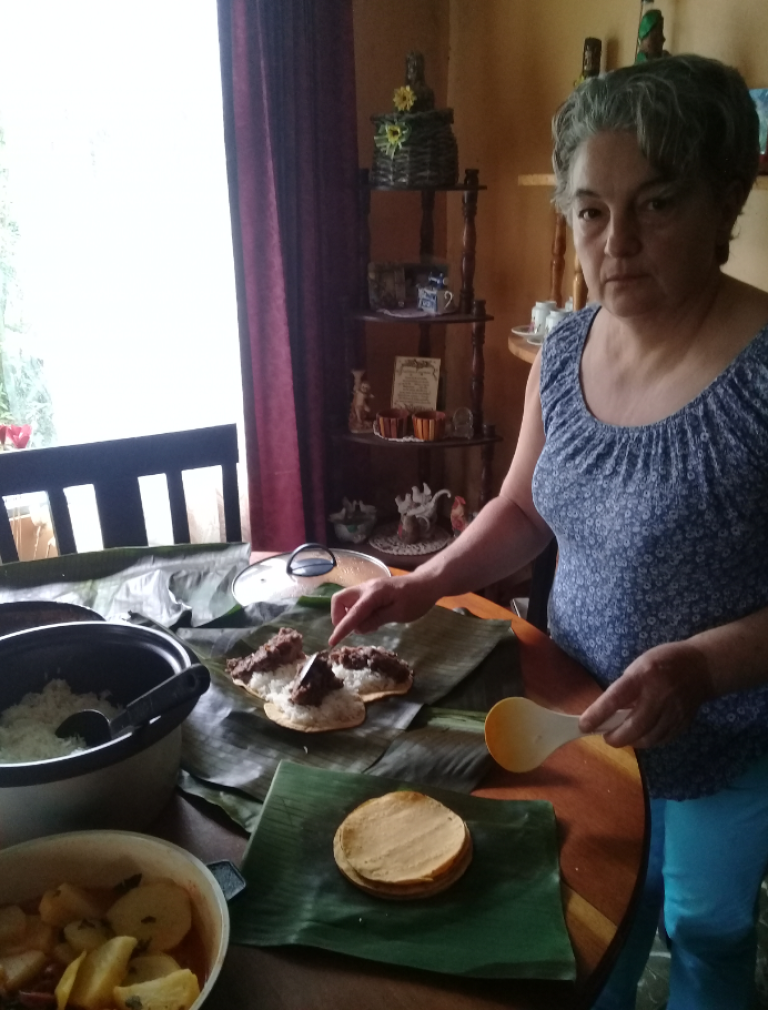 Almuerzo envuelto en hoja | Sistema de Información Cultural de Costa Rica